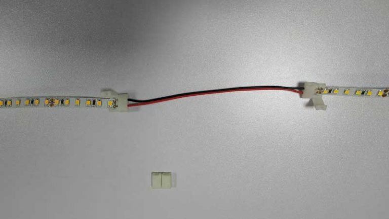 ¿Cómo cortar y conectar la tira de luz led con conector rápido? (video)
